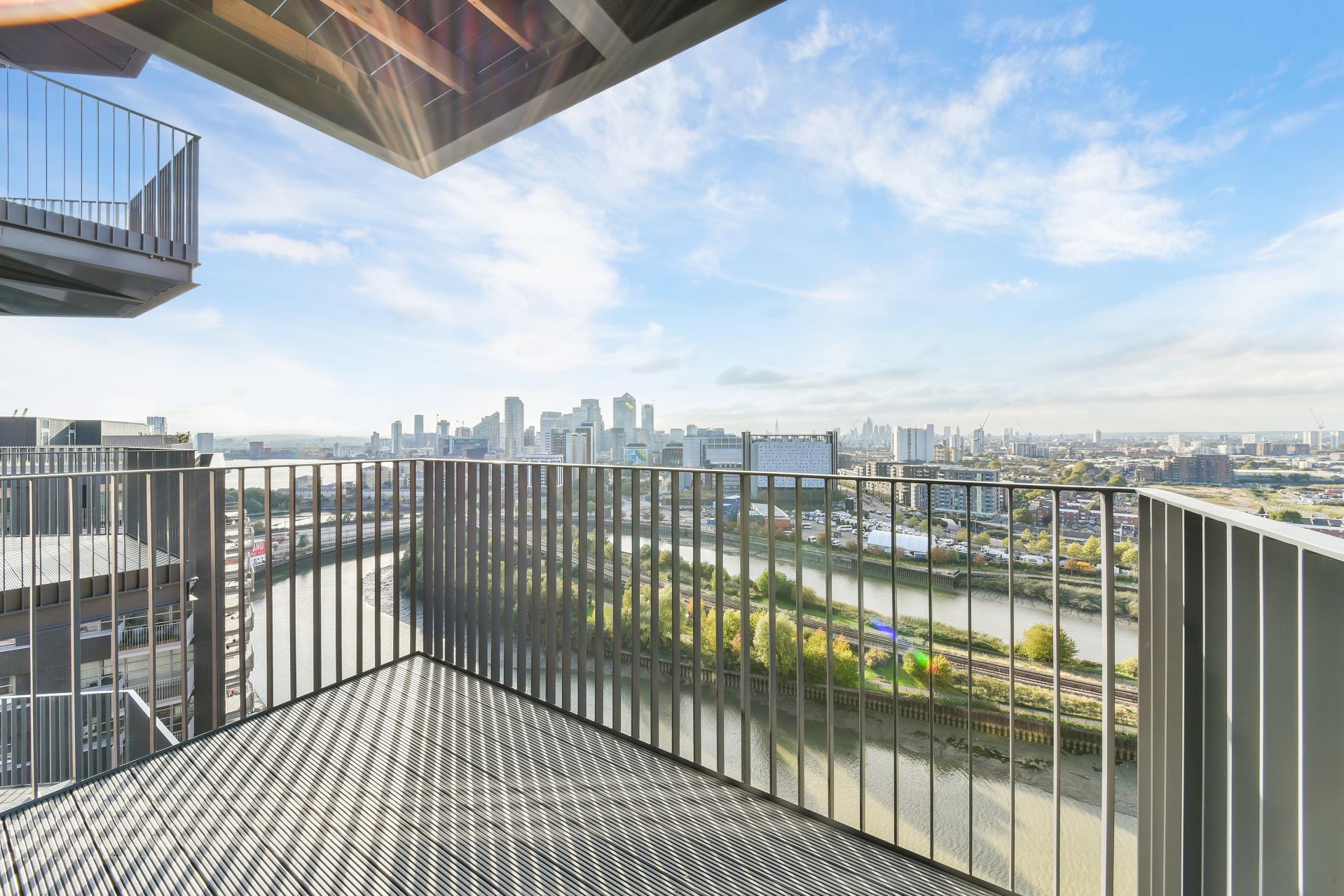 Modena House 2345760 | JOHNS&CO