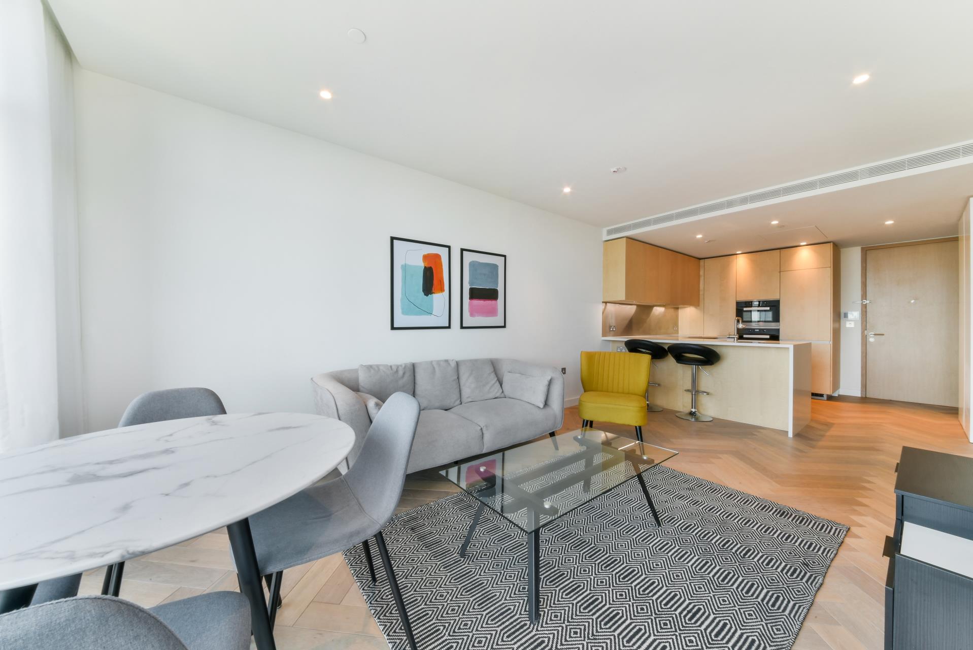 Principal Tower 2698511 | JOHNS&CO