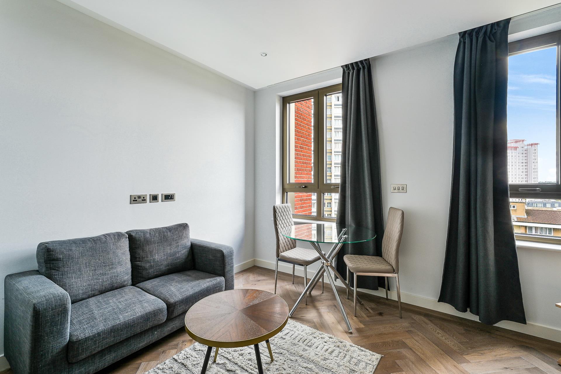 Asquith House 2698947 | JOHNS&CO