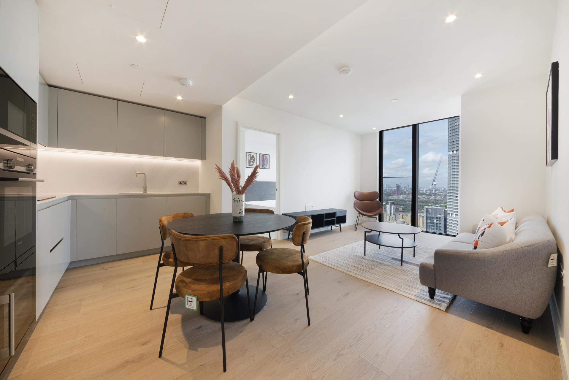 Harcourt Tower 2697672 | JOHNS&CO