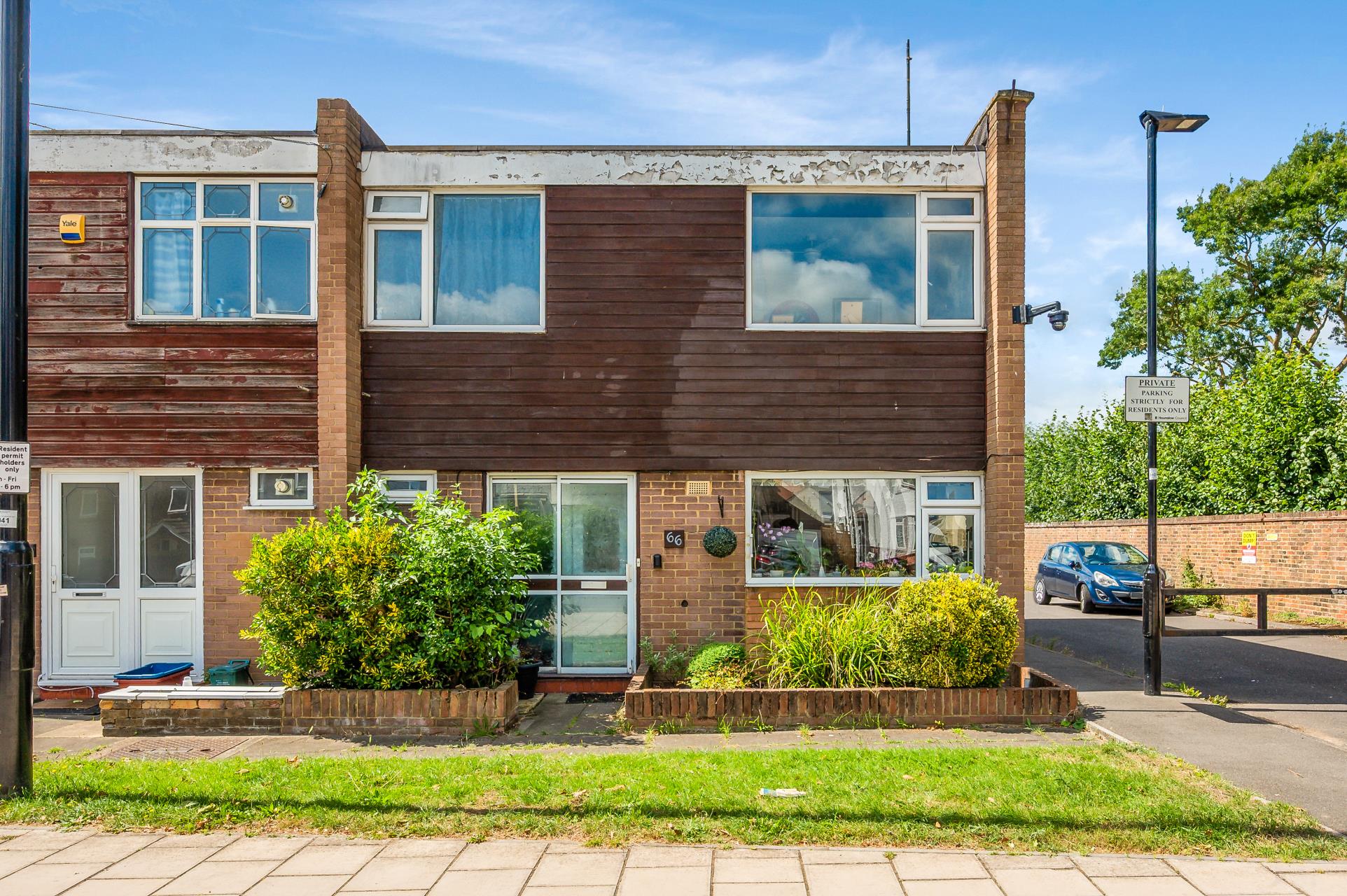 Boston Manor Road 2699142 | JOHNS&CO