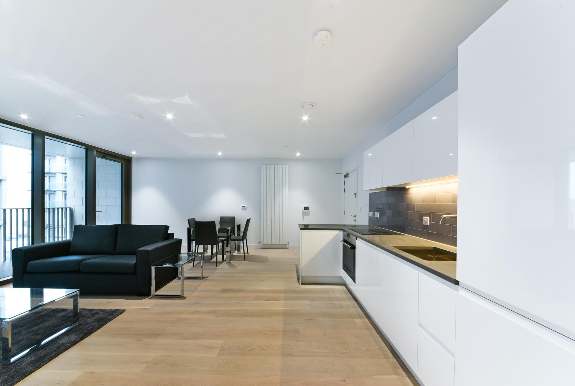 Commodore House 2401809 | JOHNS&CO