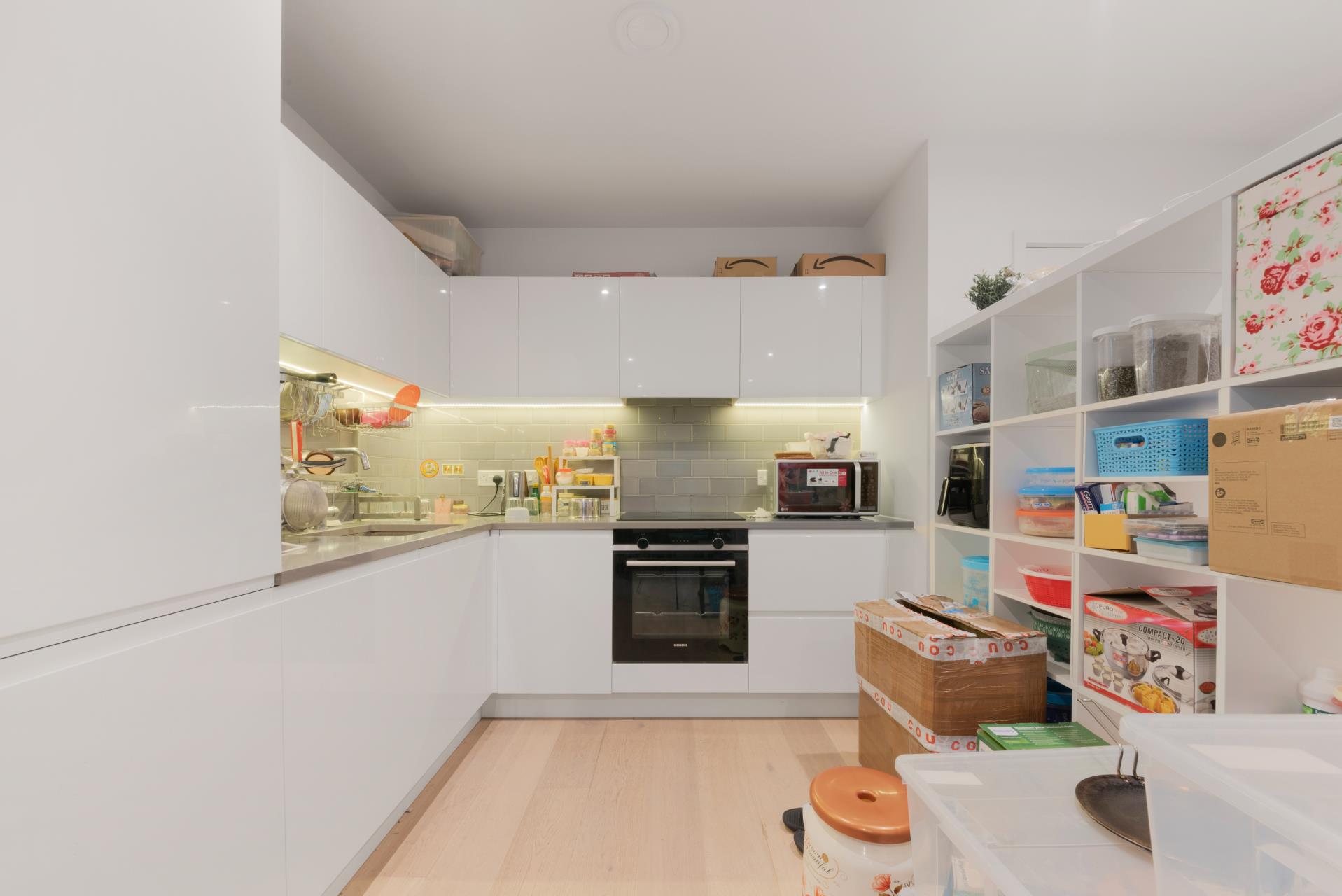 Marco Polo Tower 2583114 | JOHNS&CO