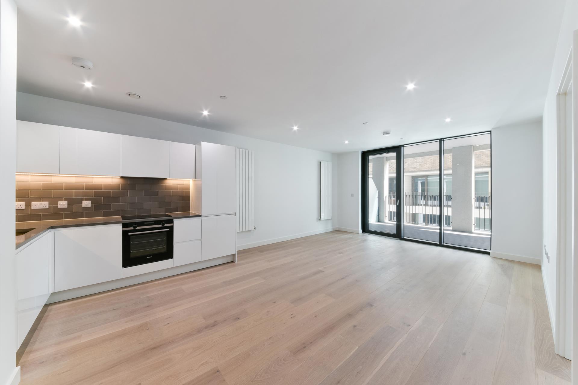 Pinnacle House 2620622 | JOHNS&CO