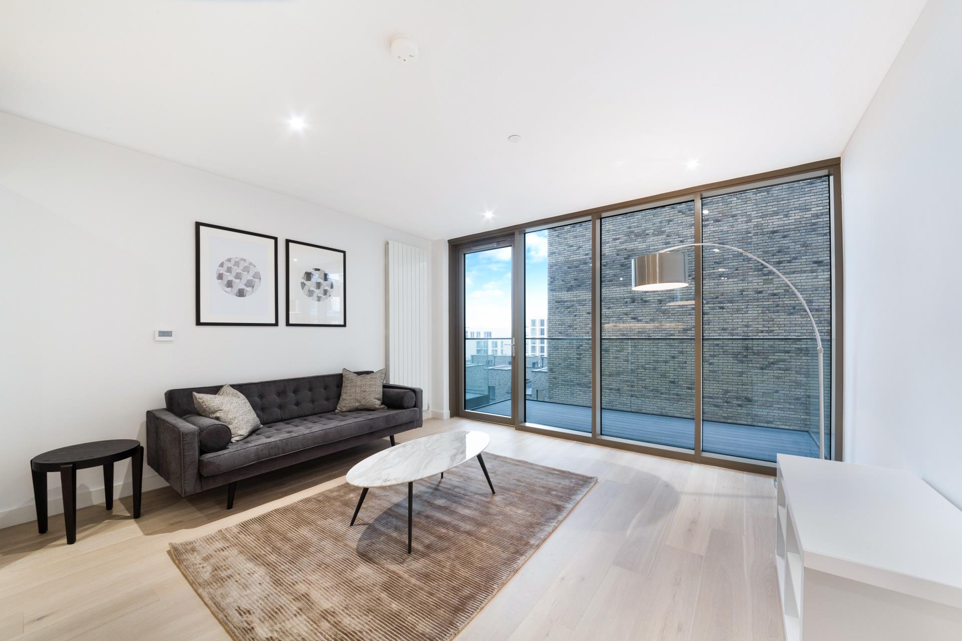 Commodore House 2700571 | JOHNS&CO