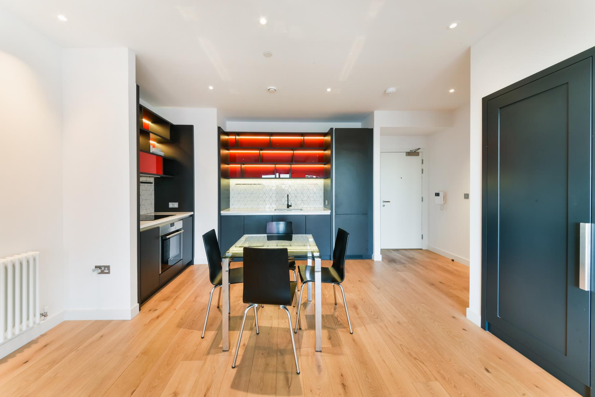 Modena House 2341433 | JOHNS&CO