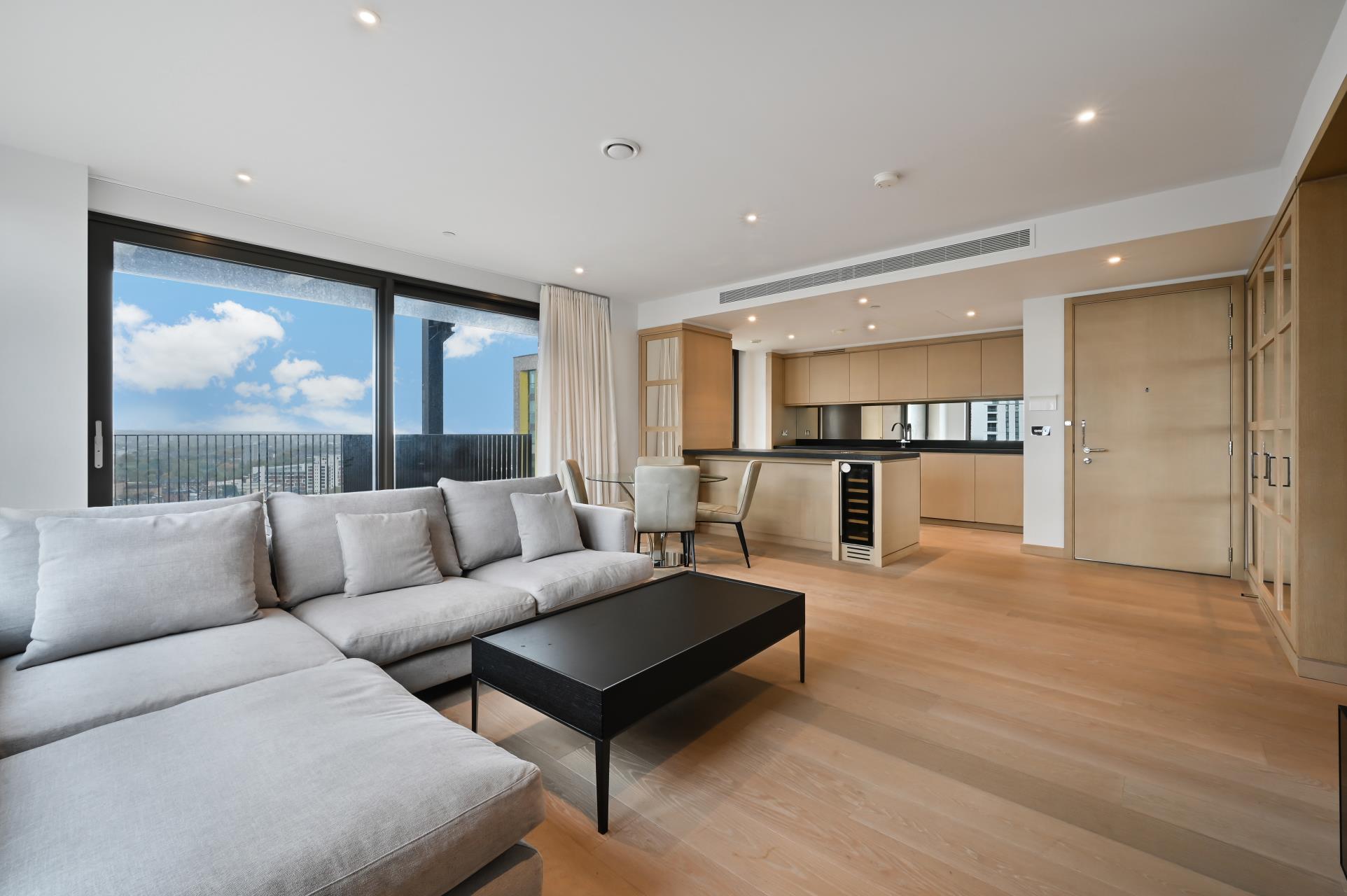 Legacy Building 2702381 | JOHNS&CO