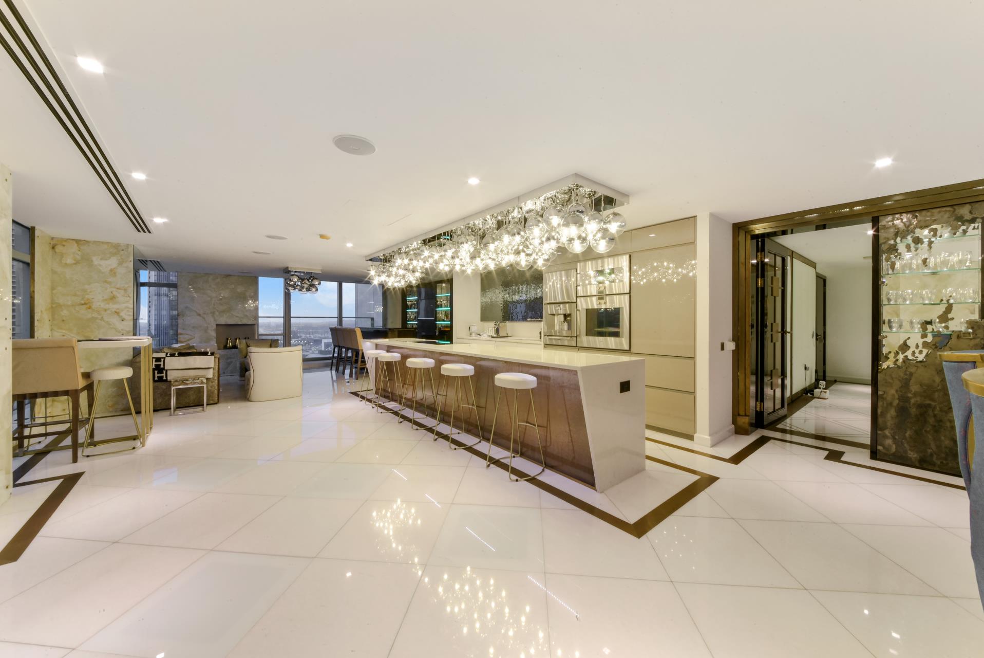 Pan Peninsula 2695955 | JOHNS&CO