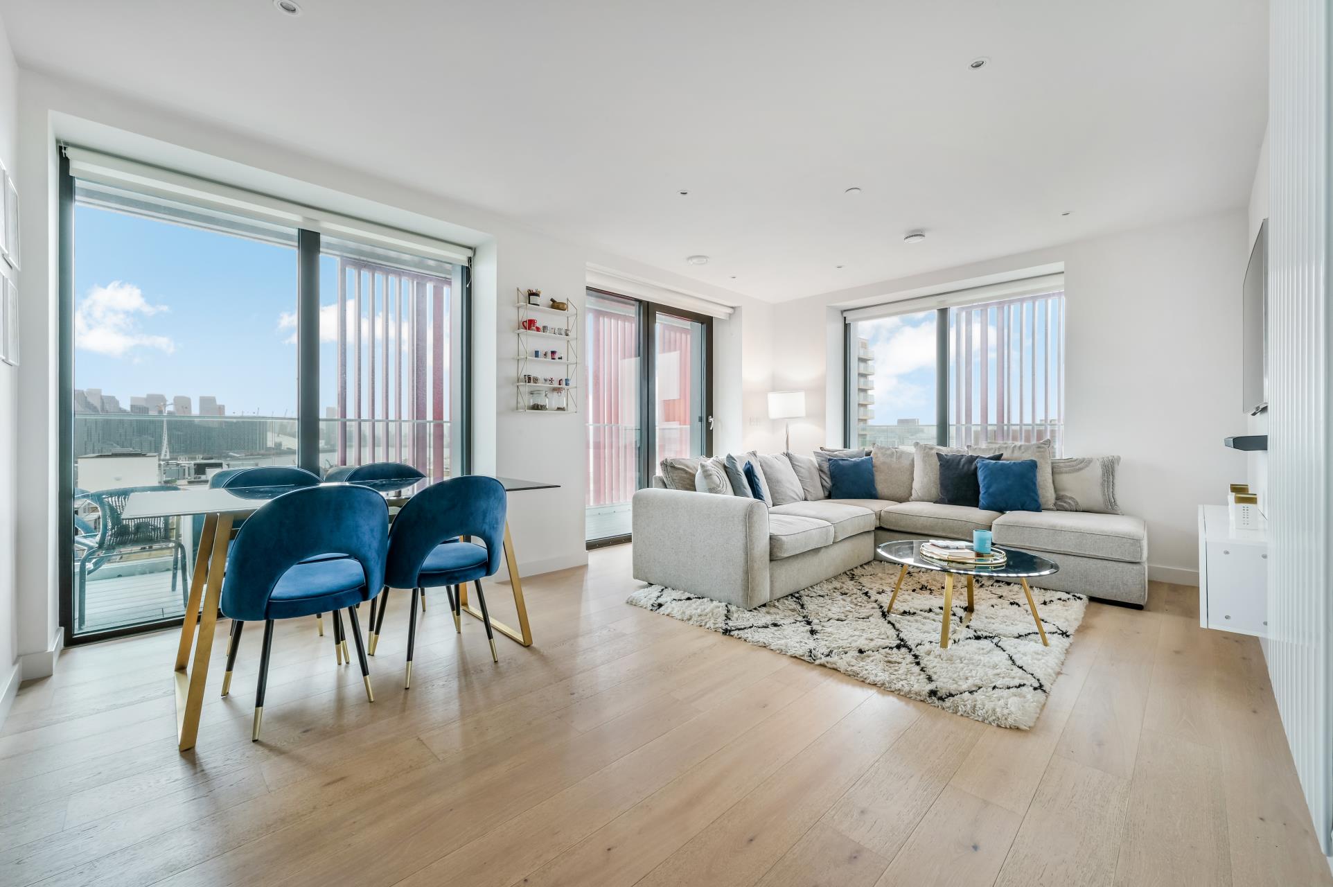James Cook Building 2705454 | JOHNS&CO