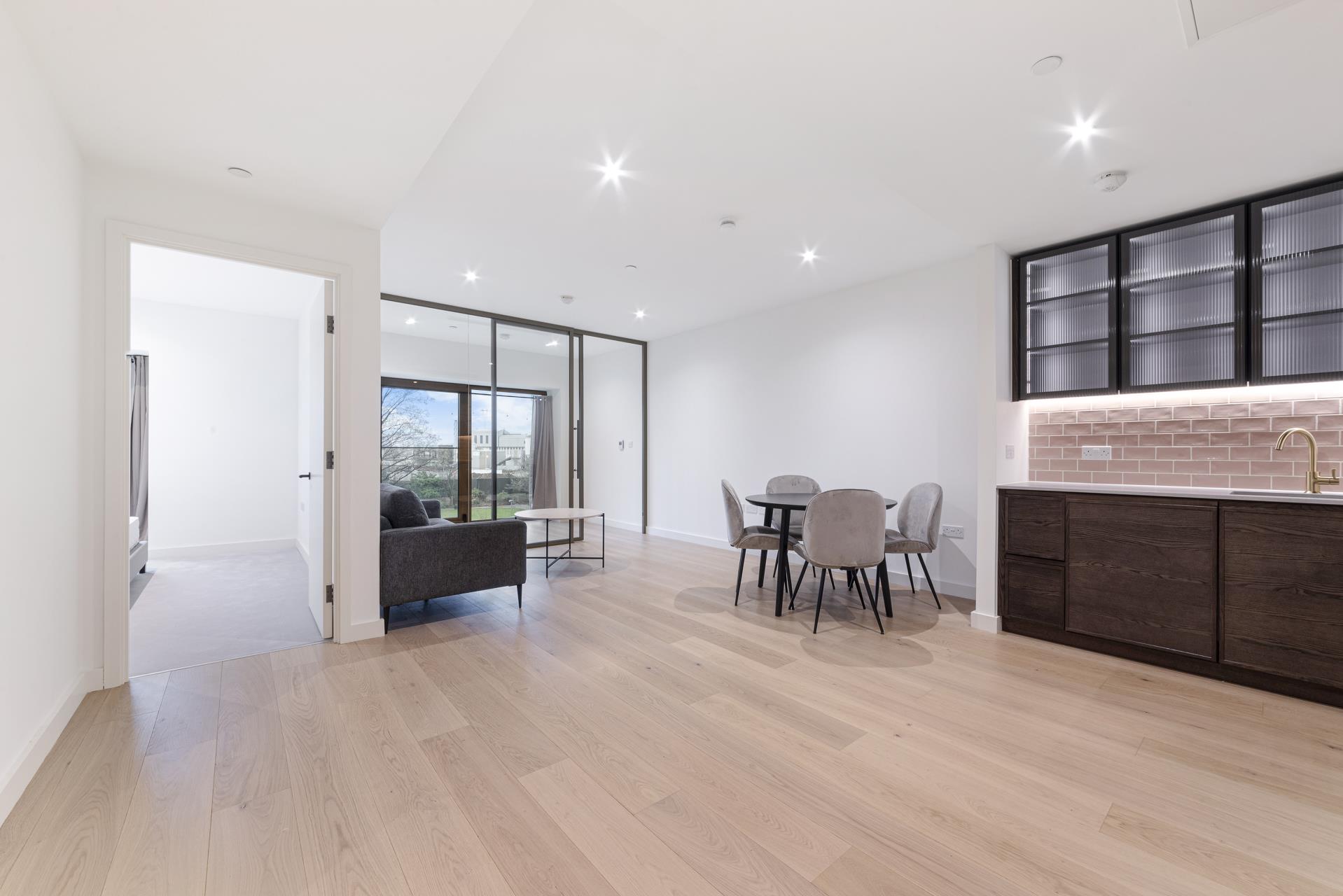 India House 2706303 | JOHNS&CO
