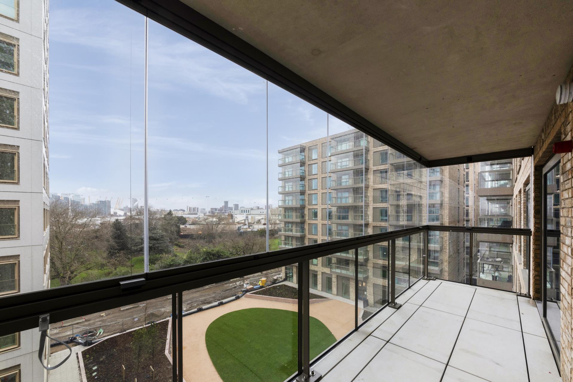India House 2707451 | JOHNS&CO