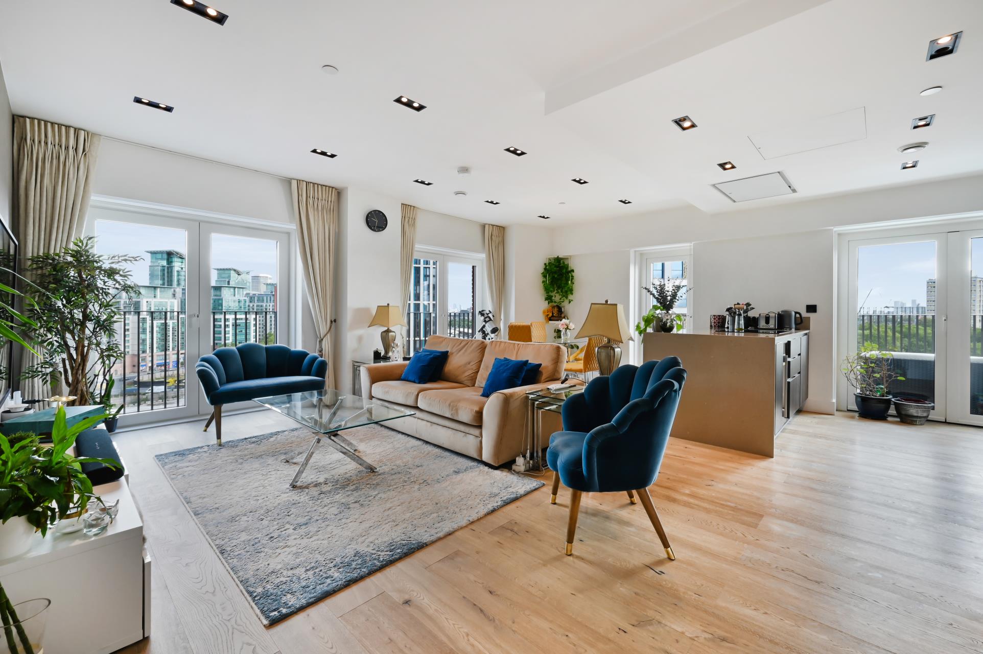 Keybridge Tower 2708024 | JOHNS&CO