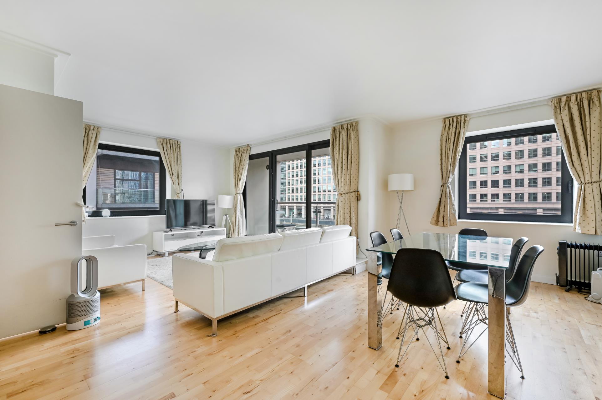 Discovery Dock East 2708244 | JOHNS&CO