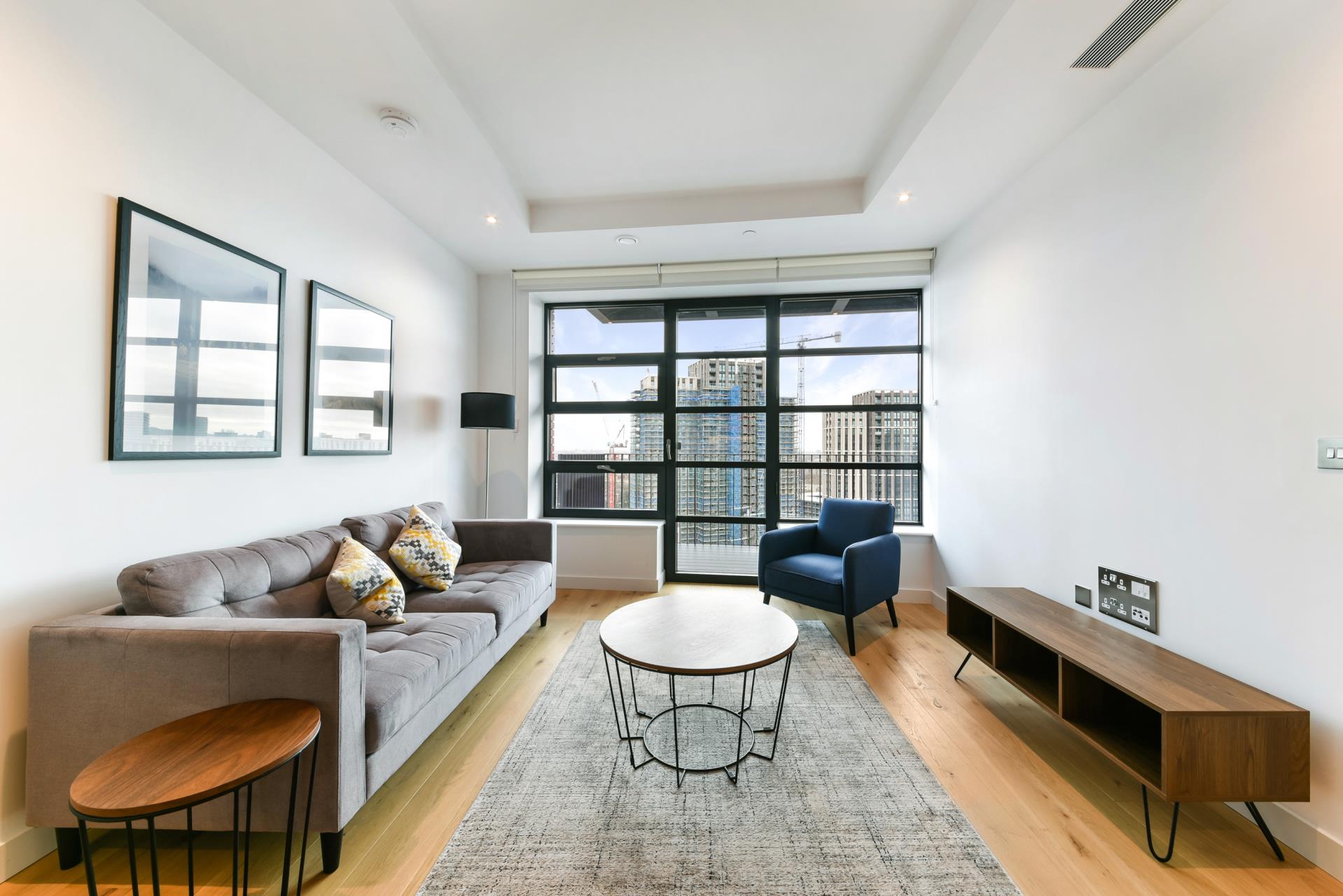 Defoe House 2487855 | JOHNS&CO