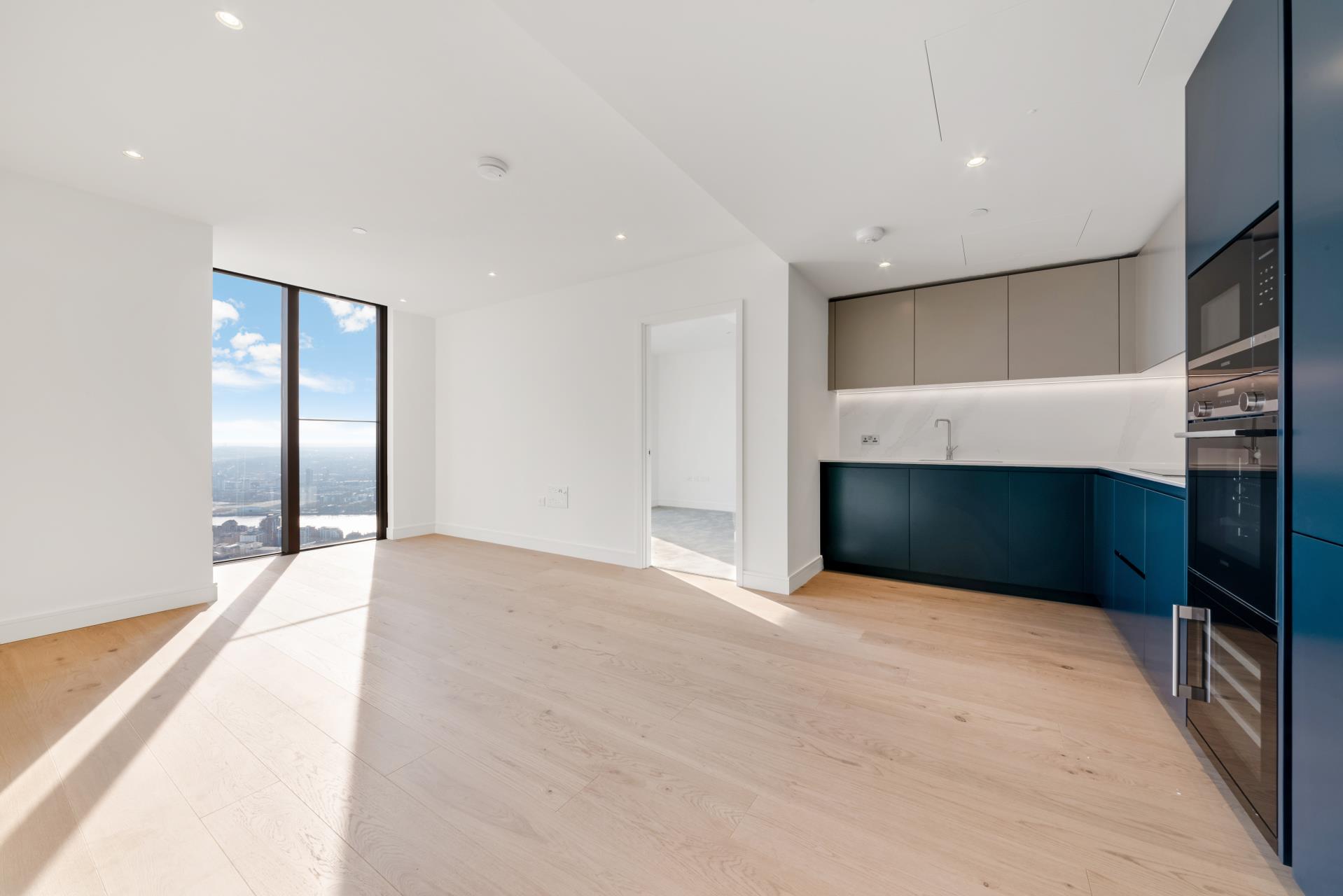 Harcourt Tower 2708494 | JOHNS&CO