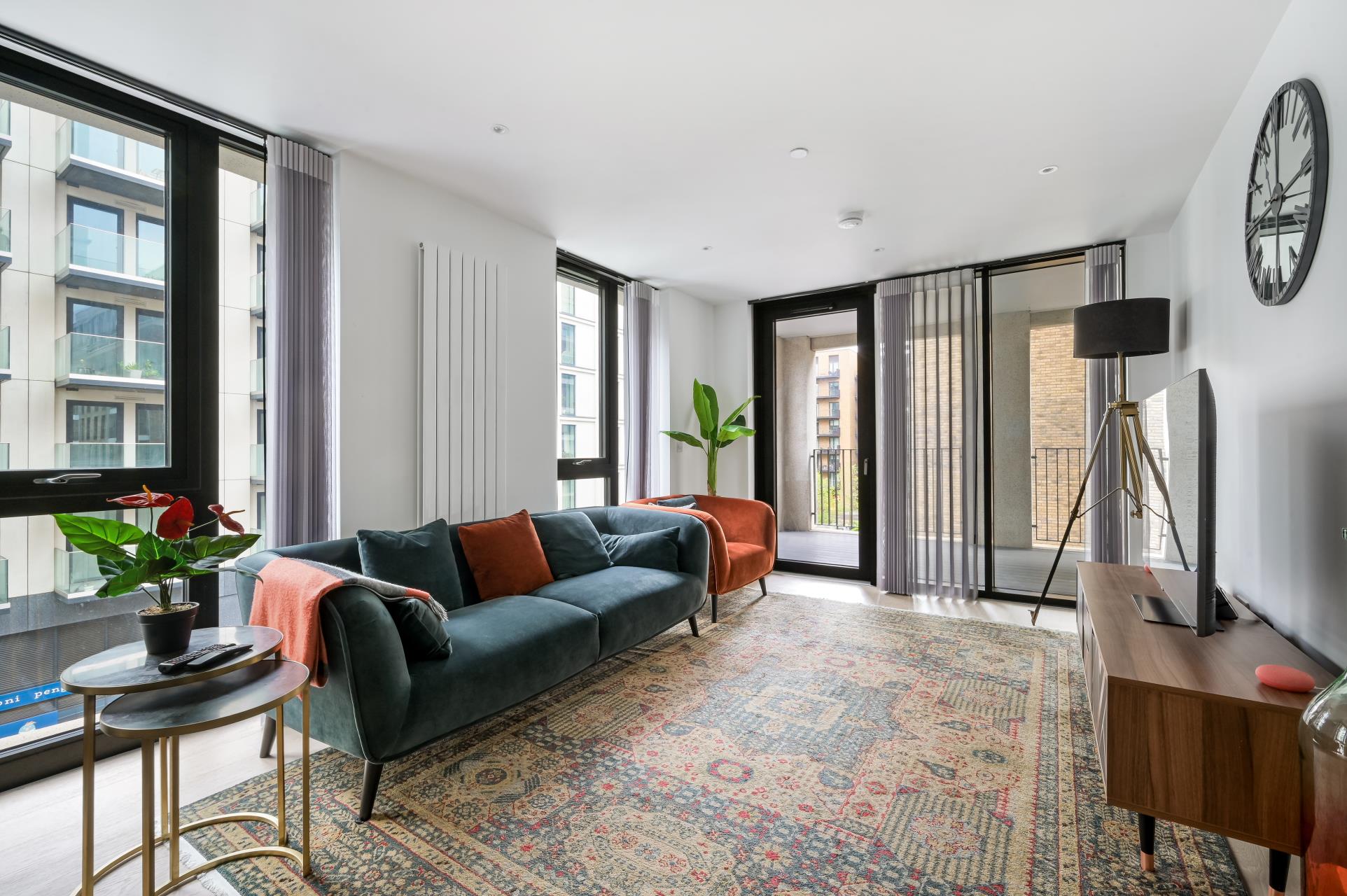 Pinnacle House 2620698 | JOHNS&CO