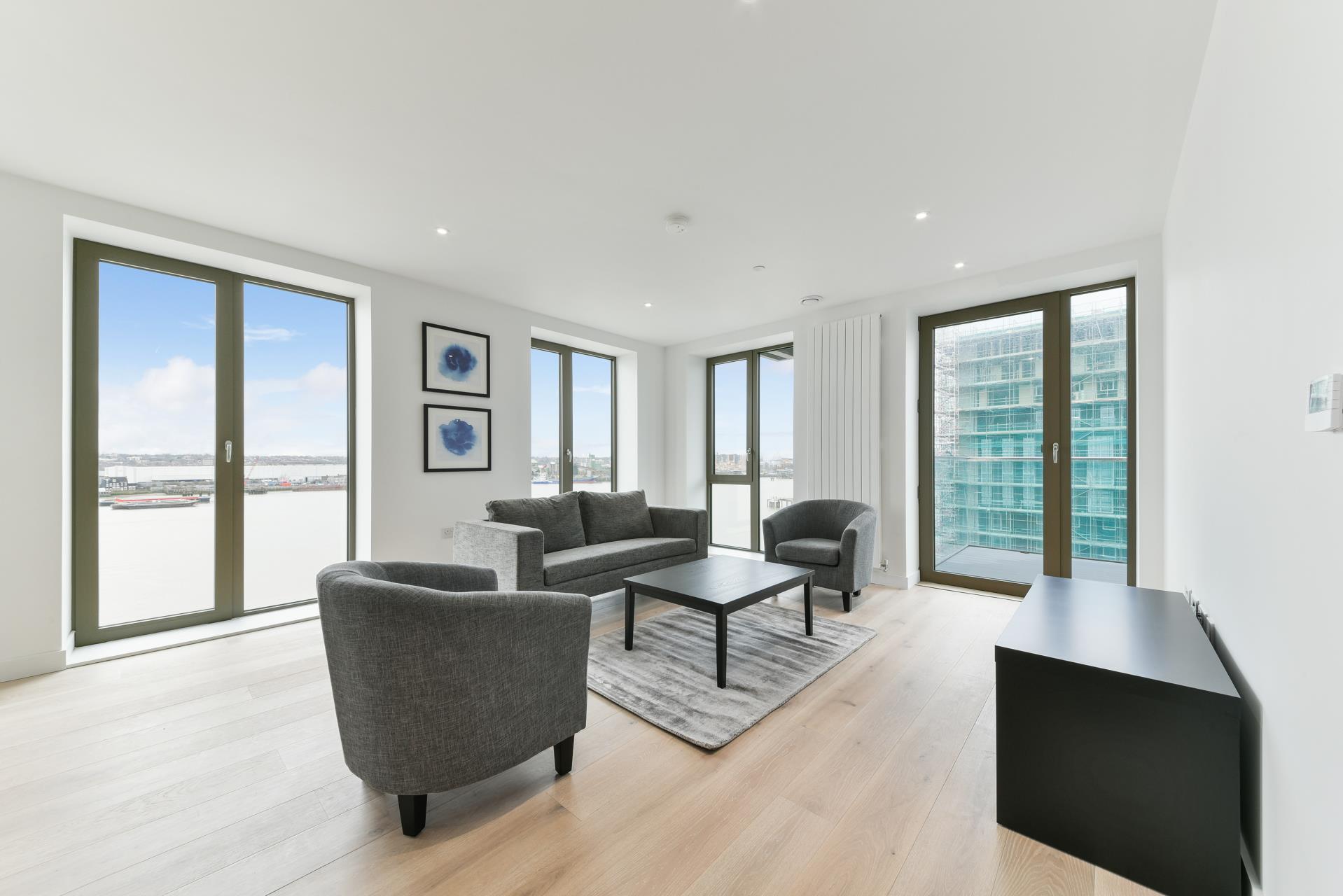 Kelson House 2403937 | JOHNS&CO