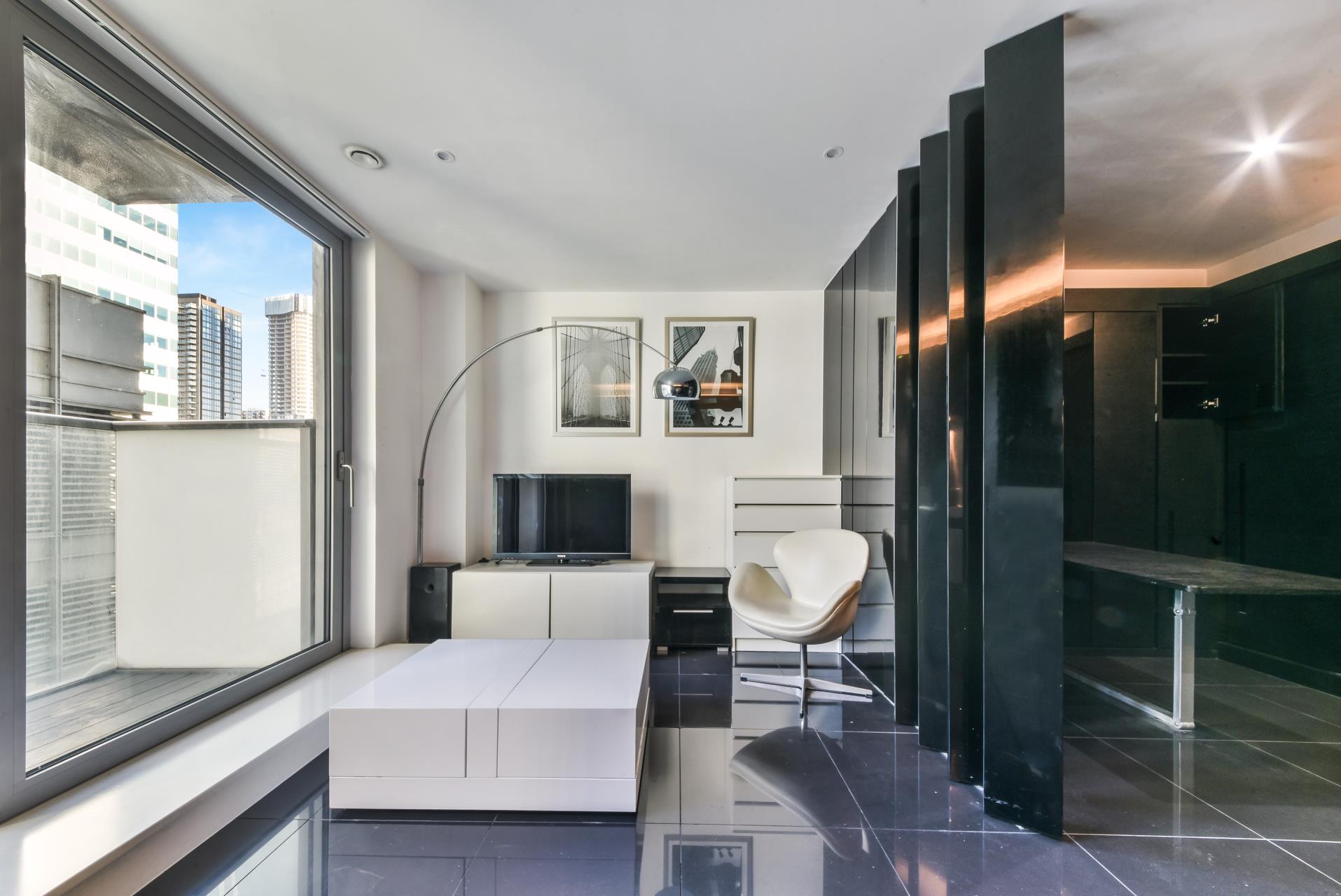 Pan Peninsula 2676588 | JOHNS&CO