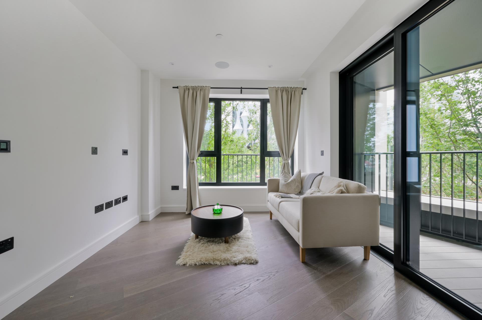 One Linear Place 2715544 | JOHNS&CO
