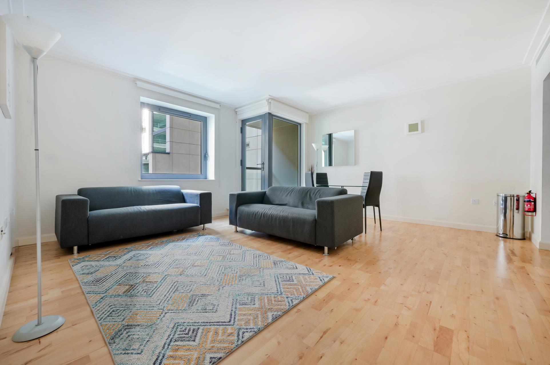 Discovery Dock 2715779 | JOHNS&CO