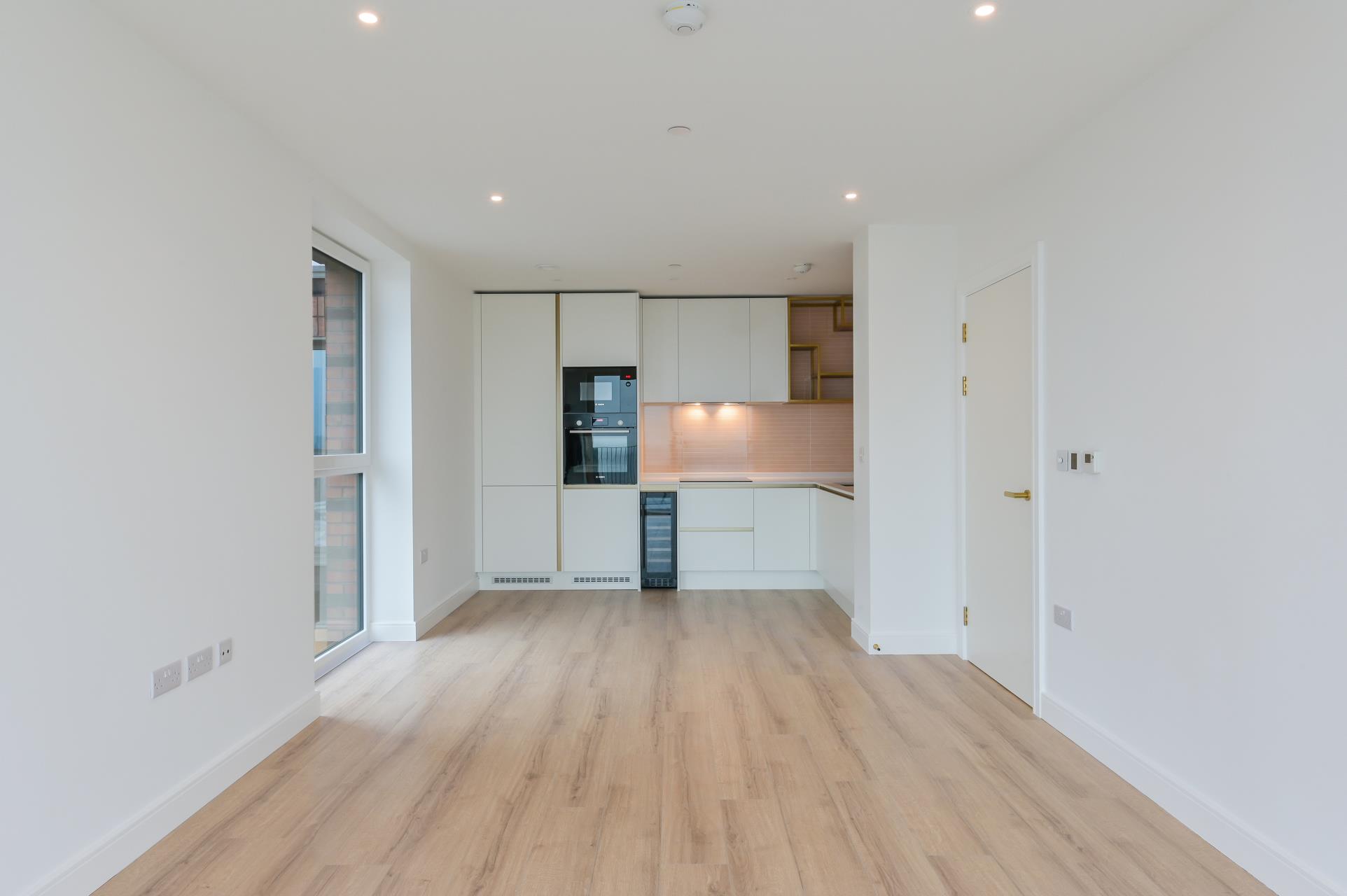 Affinity House 2715946 | JOHNS&CO