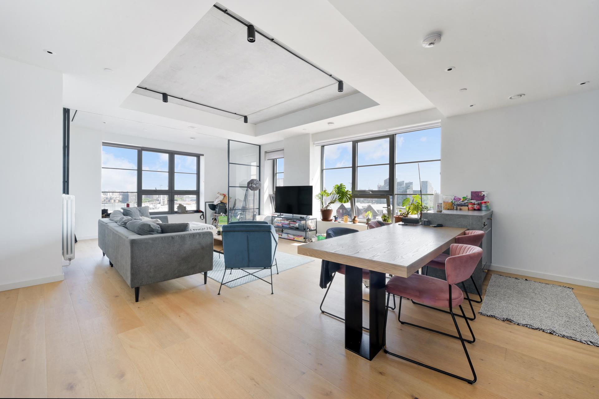 Douglass Tower 2715845 | JOHNS&CO