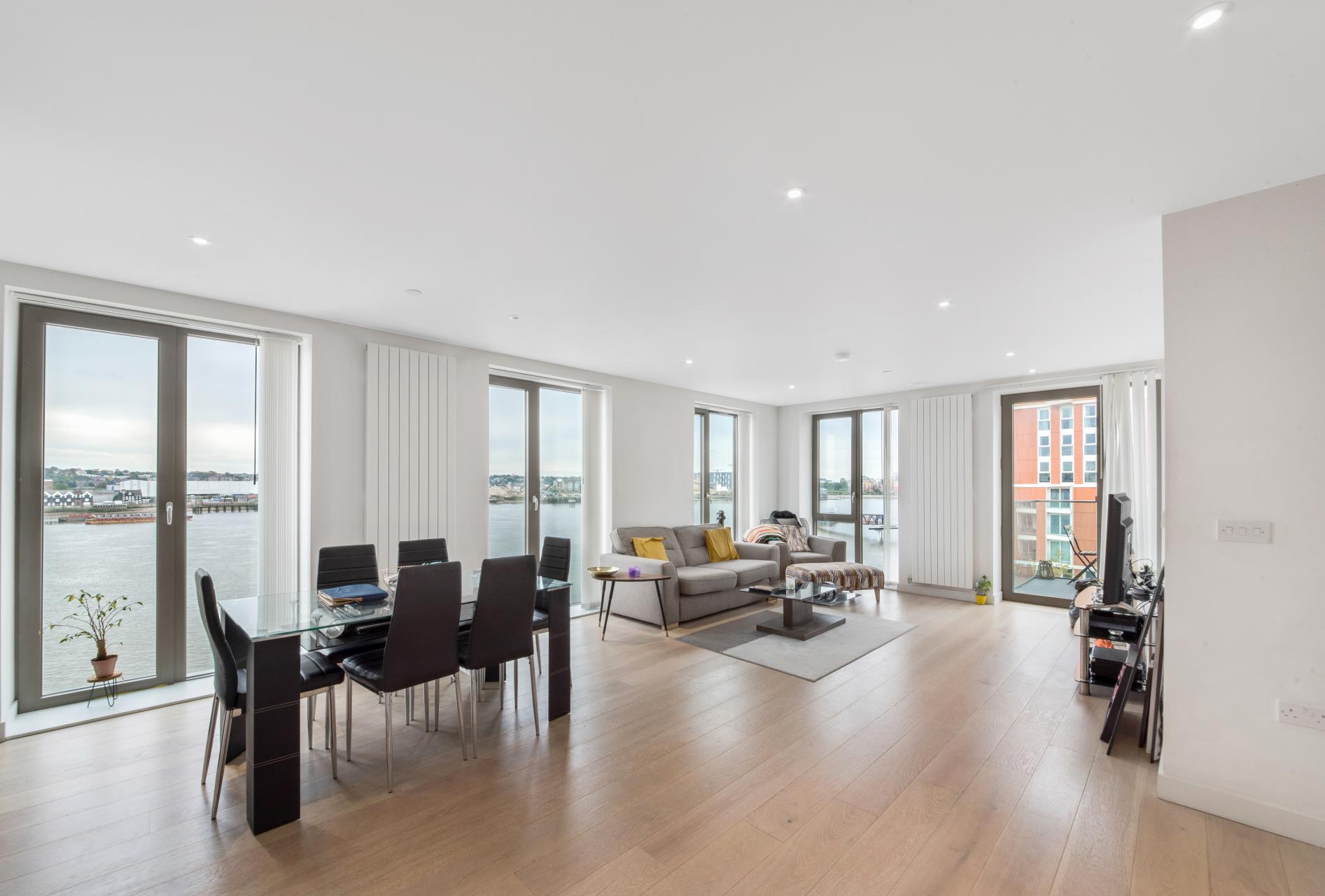 Kelson House 2334902 | JOHNS&CO