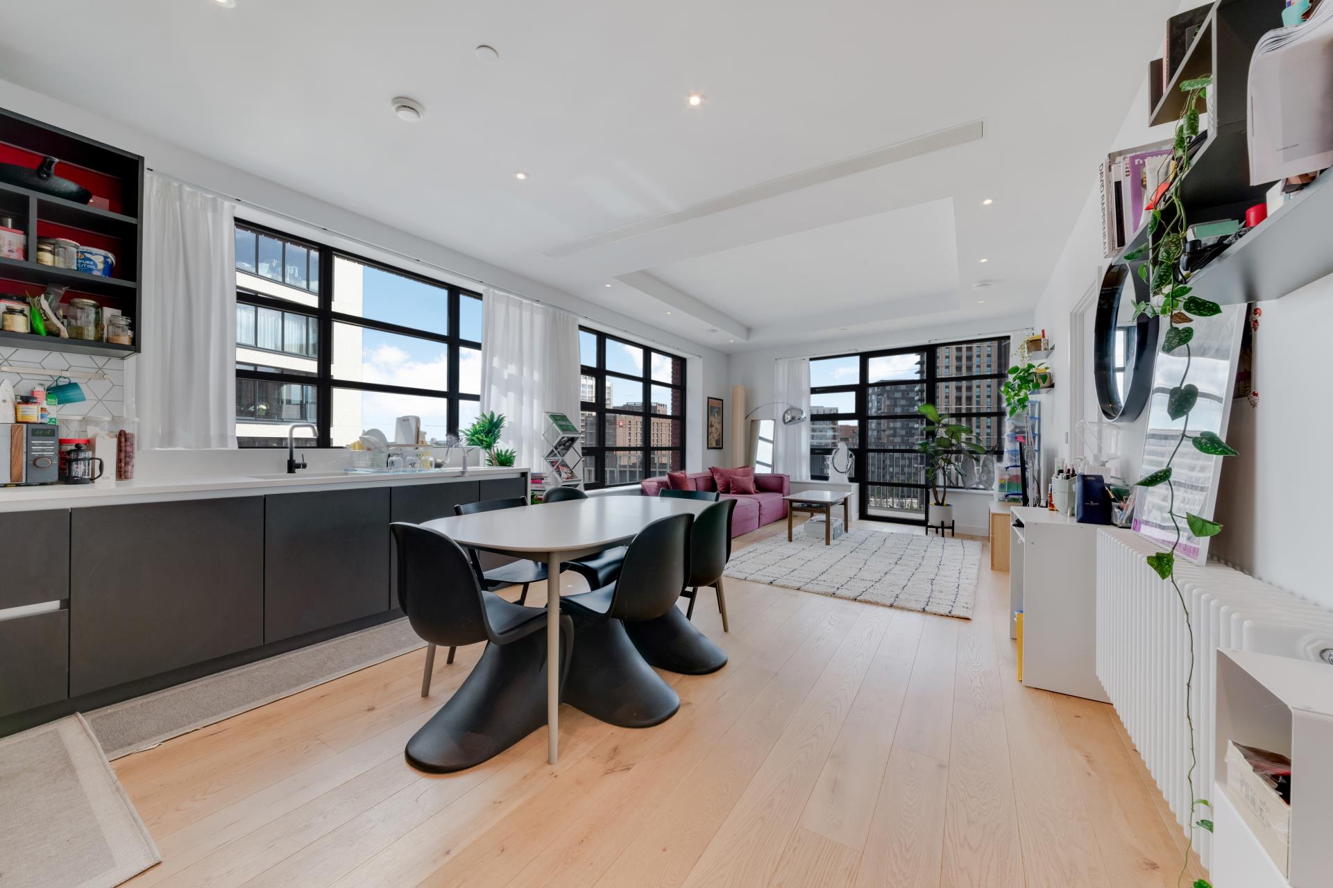 Defoe House 2718797 | JOHNS&CO
