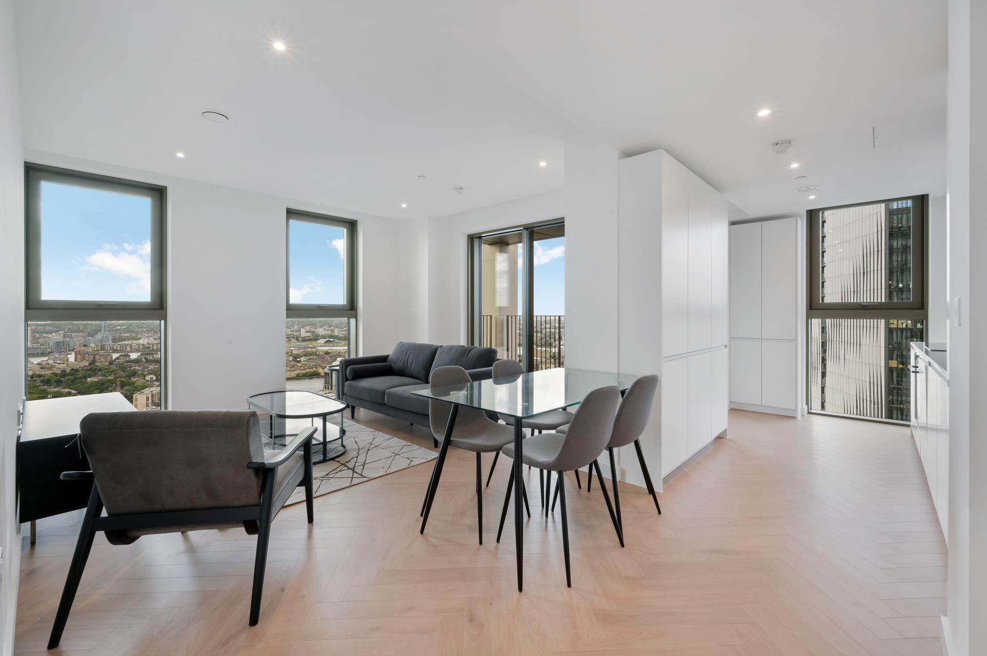 One Thames Quay 2718315 | JOHNS&CO