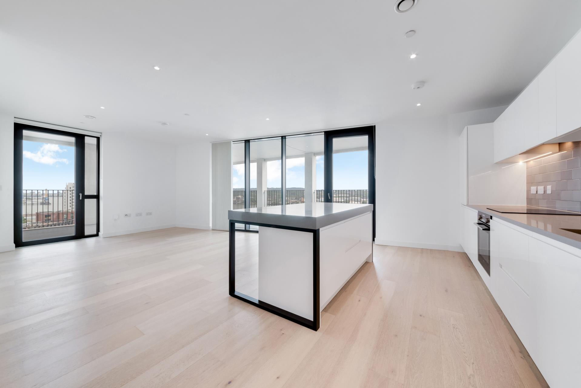 Pinnacle House 2620722 | JOHNS&CO