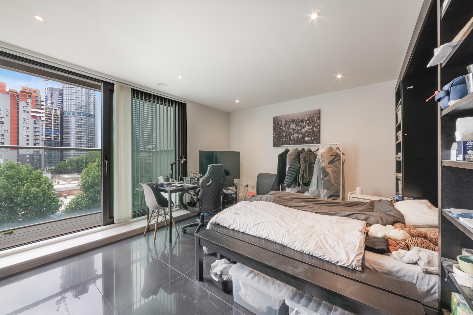 Pan Peninsula 2664244 | JOHNS&CO