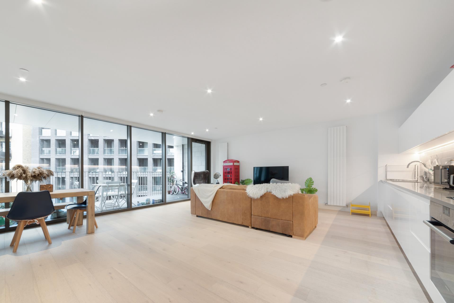 Commodore House 2720632 | JOHNS&CO