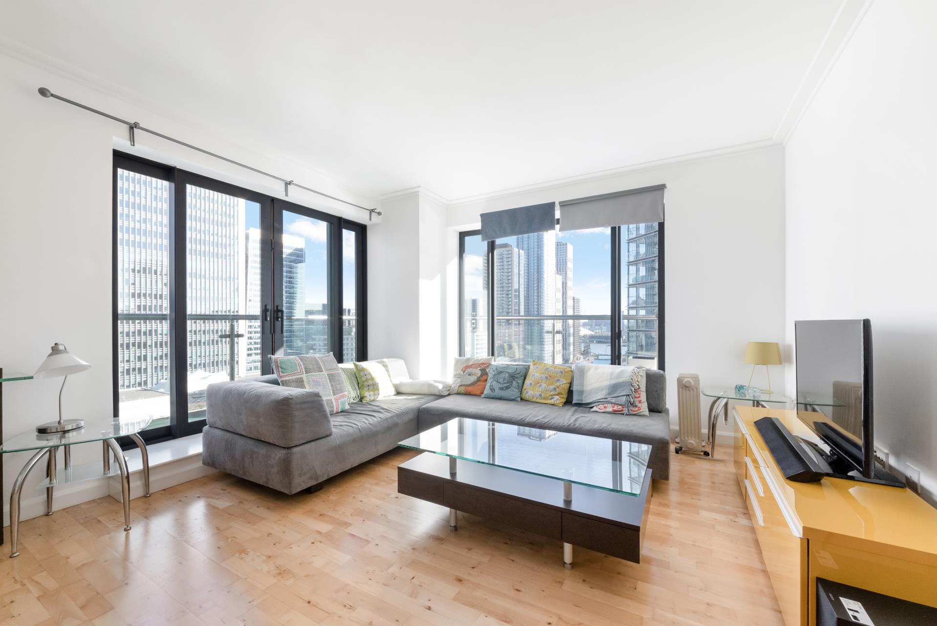 Discovery Dock East 2723410 | JOHNS&CO