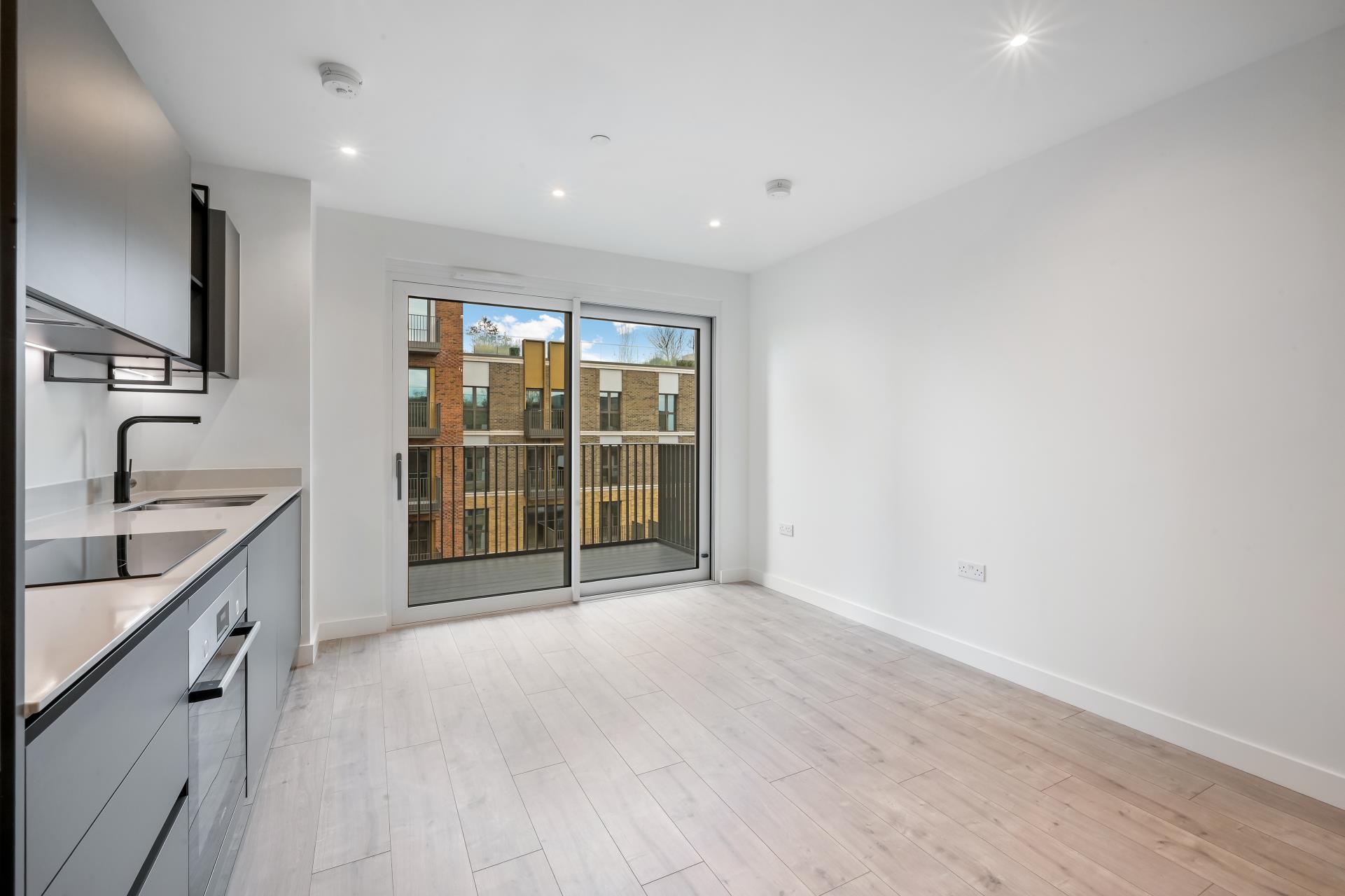 Union Court 2724105 | JOHNS&CO