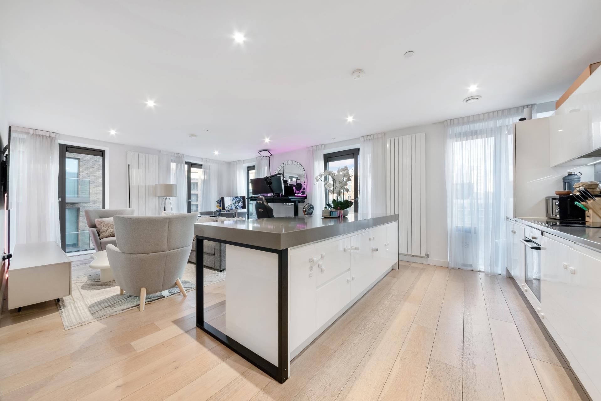 Kelson House 2338974 | JOHNS&CO