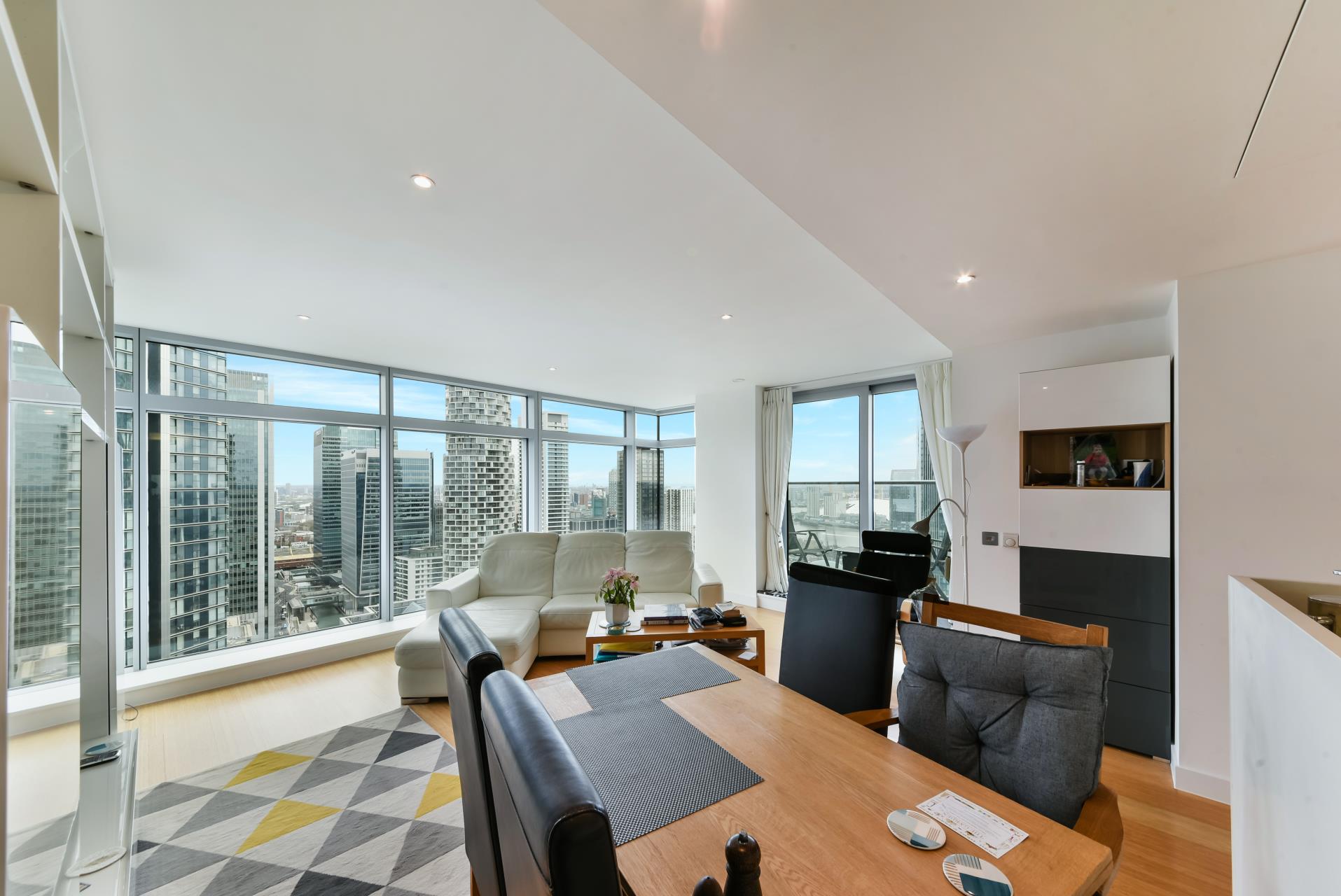 Pan Peninsula 2517329 | JOHNS&CO