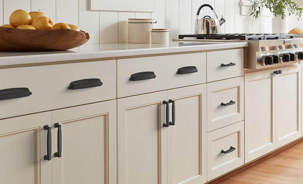 Where Do Kitchen Handles Go: Ultimate Placement Guide | Kitchen Asking