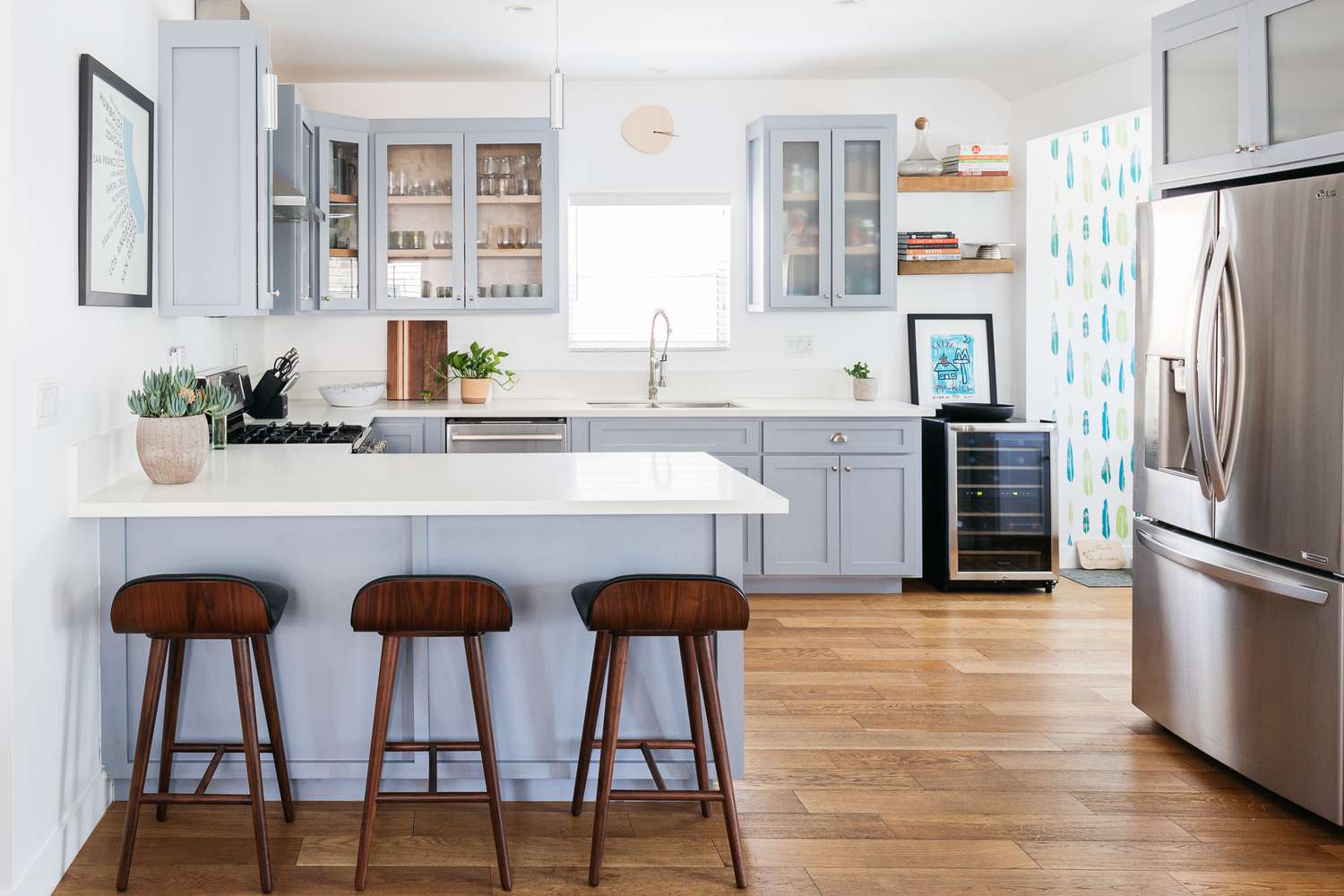 What is the Best Design for a Small Kitchen: Top Tips & Tricks