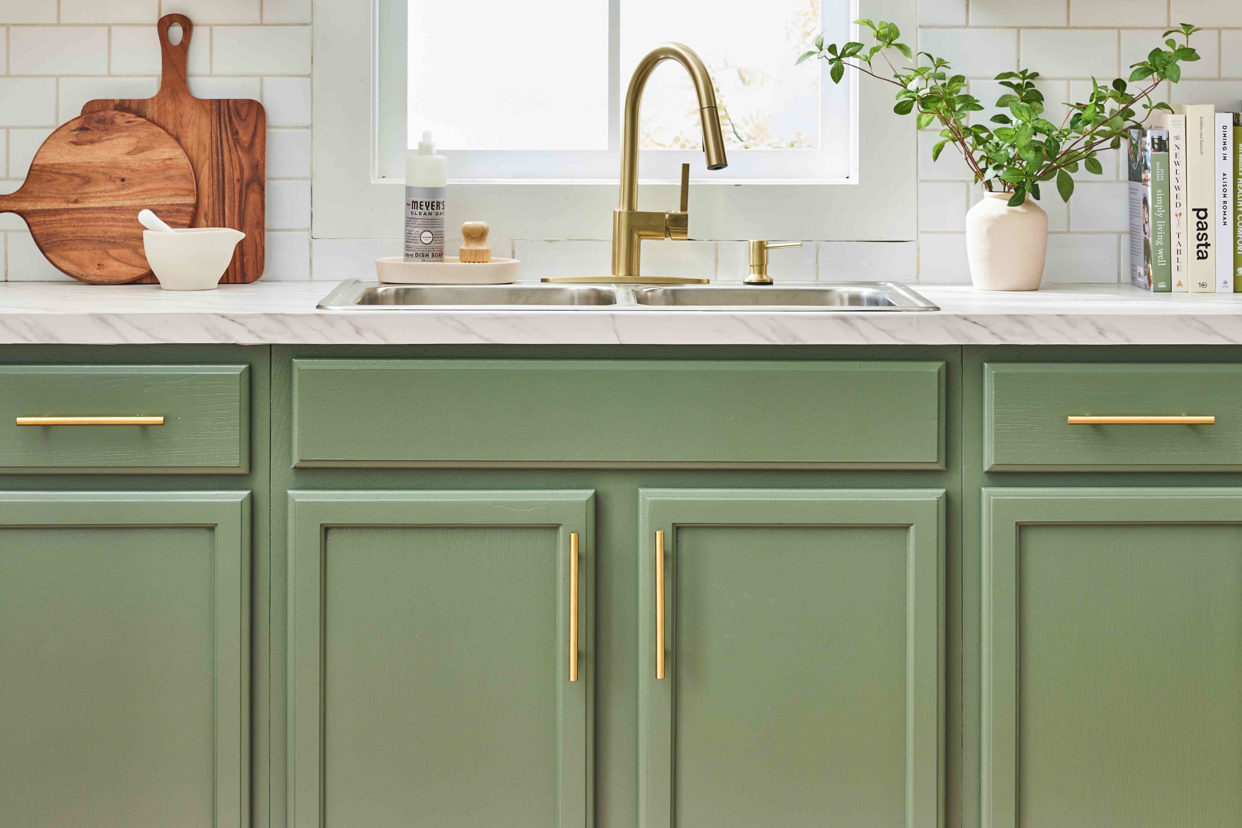 Where Should Kitchen Cabinet Handles Be Placed: Ultimate Guide
