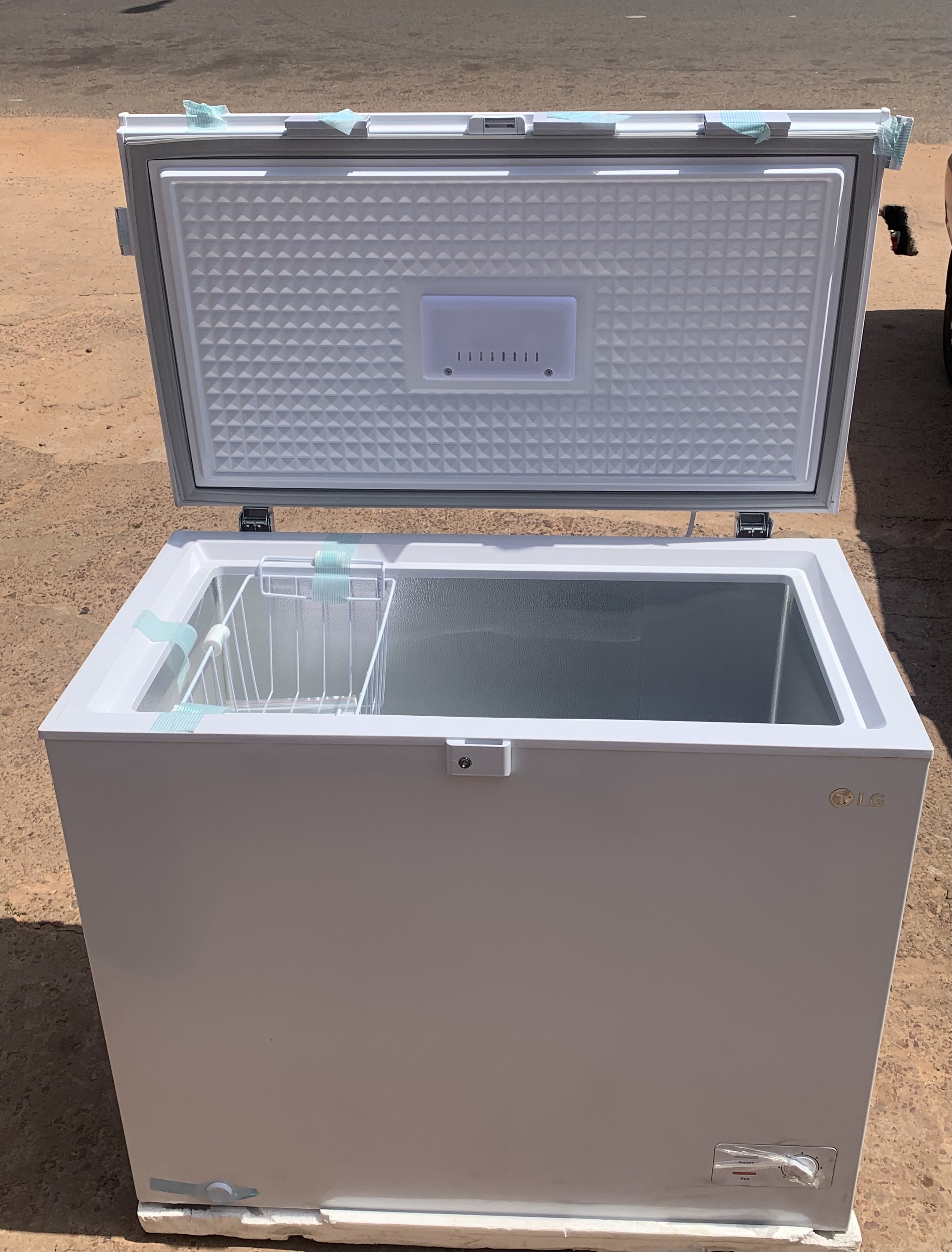 LG Chest Freezer FRZ215 190 liters | Agu Brothers Electronics