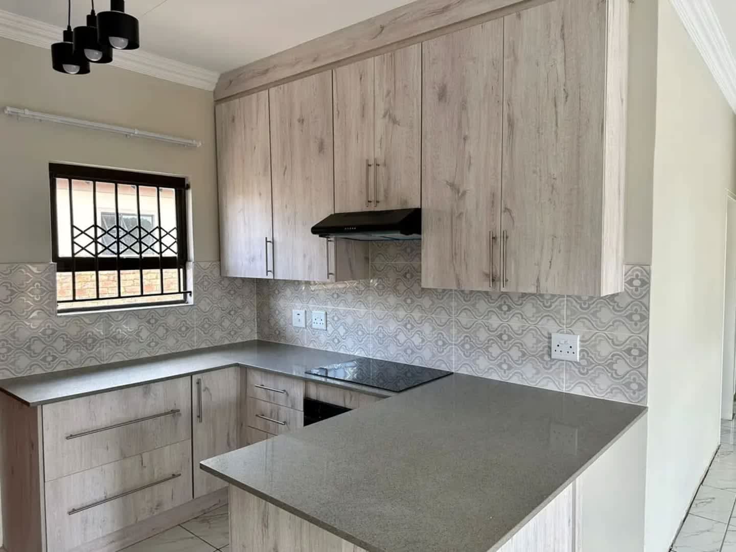 Gideon James (Carpenter) | Kandua