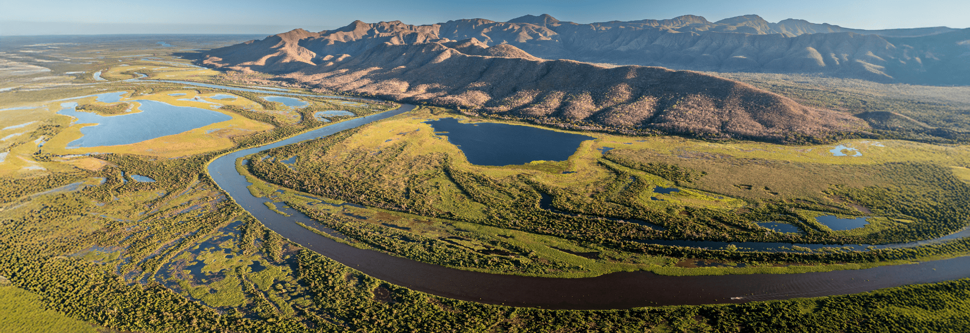 Travel Packages | Pantanal River Cruise | Kangaroo Tours