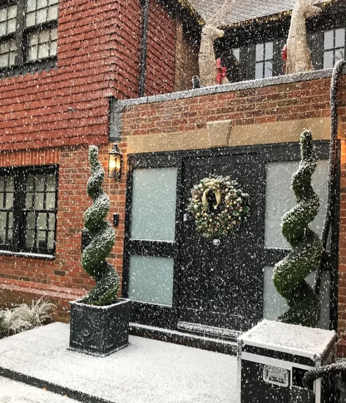 Snow Machine Hire Across The Uk, Kent, London, Essex, Surrey, Sussex ...
