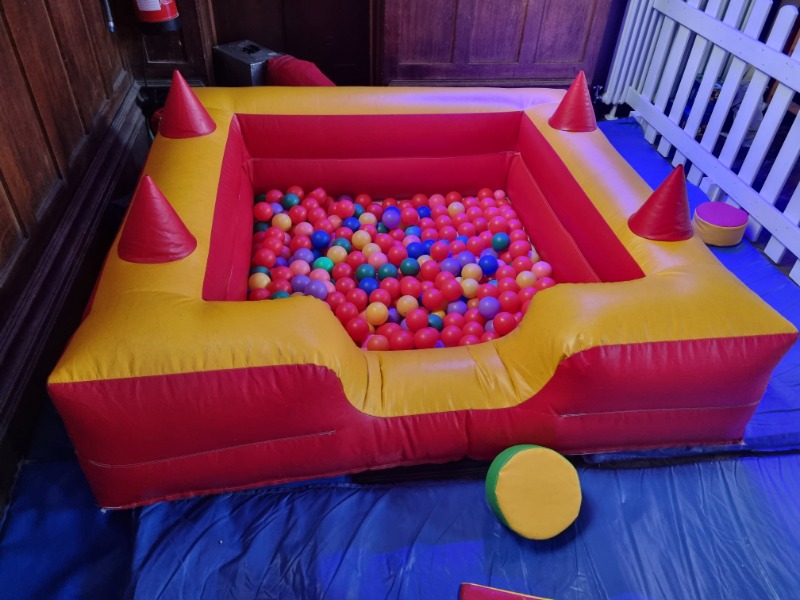 Inflatable Ball Pool With 4 Air Jugglers Inflatable and Soft Play Hire ...