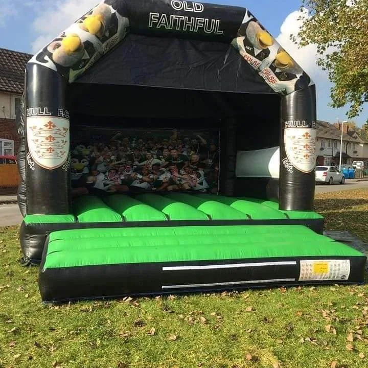 Hull Fc Castle 15ft X 15ft X 13ft Height - Fun 4 All - Inflatable Hire Hull