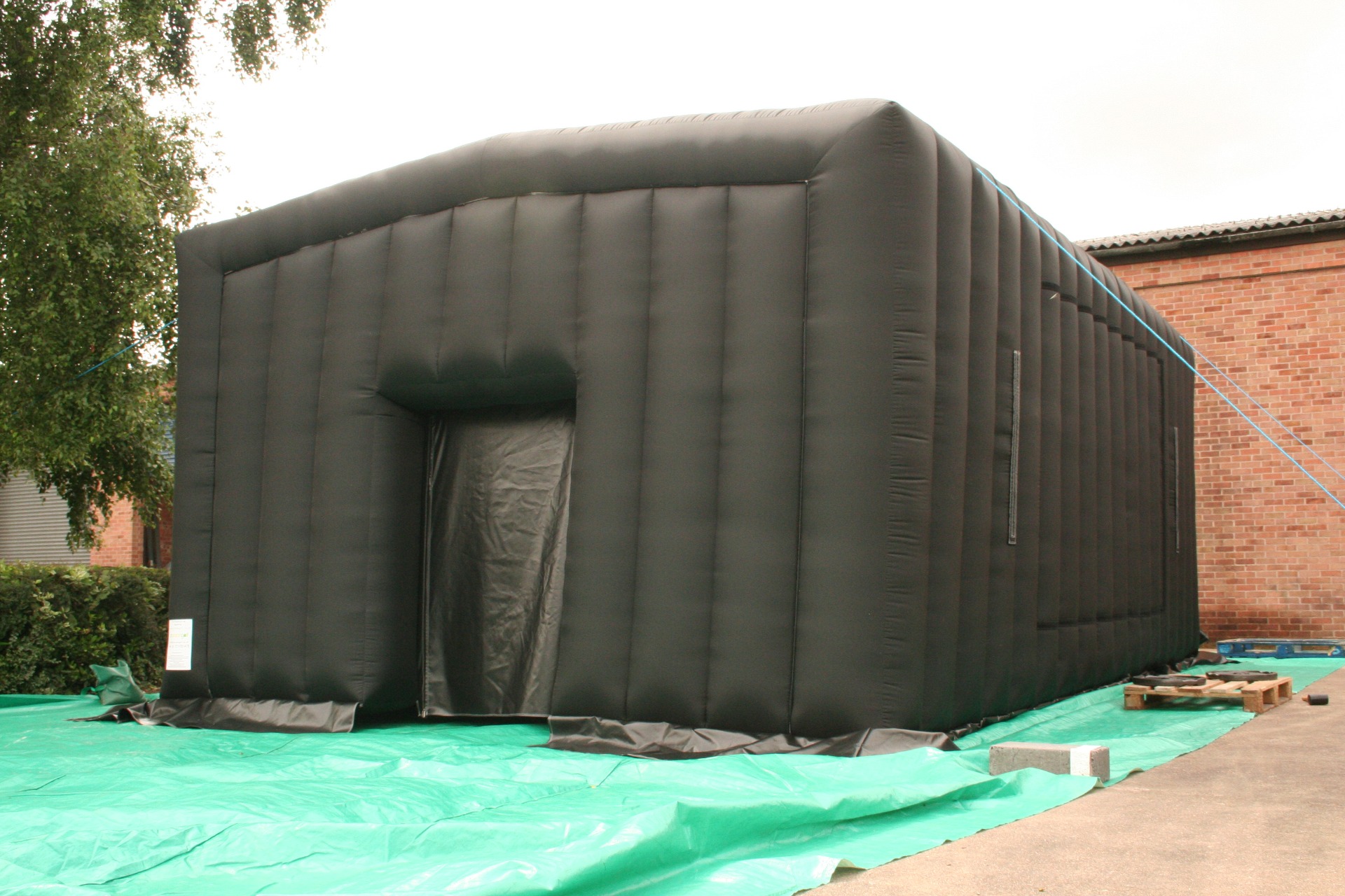 Large Inflatable Night Club - INFLATABLE BUILDINGS AND STRUCTURES
