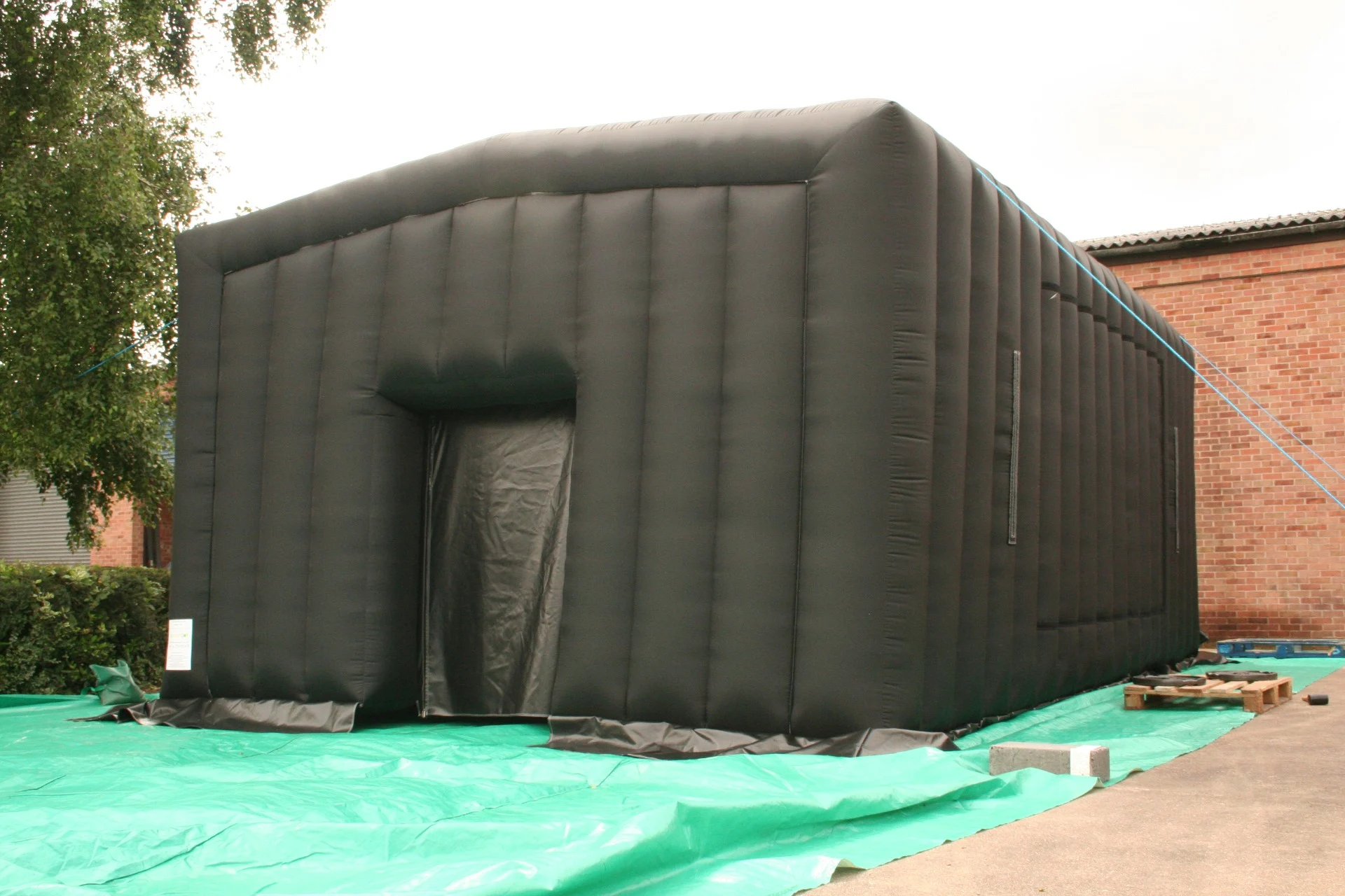 Large Inflatable Night Club - INFLATABLE BUILDINGS AND STRUCTURES