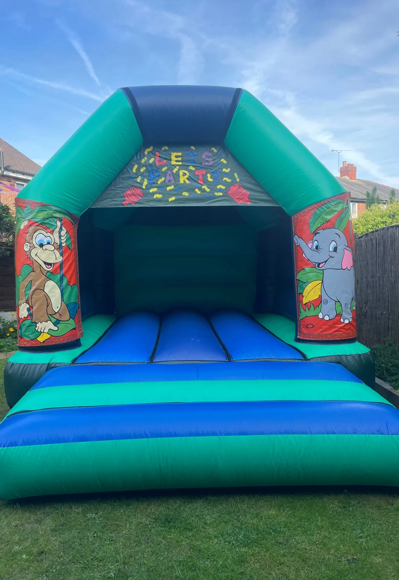 Jungle Bouncy Castle - Bouncin MAD | Bouncy Castle Hire Manchester