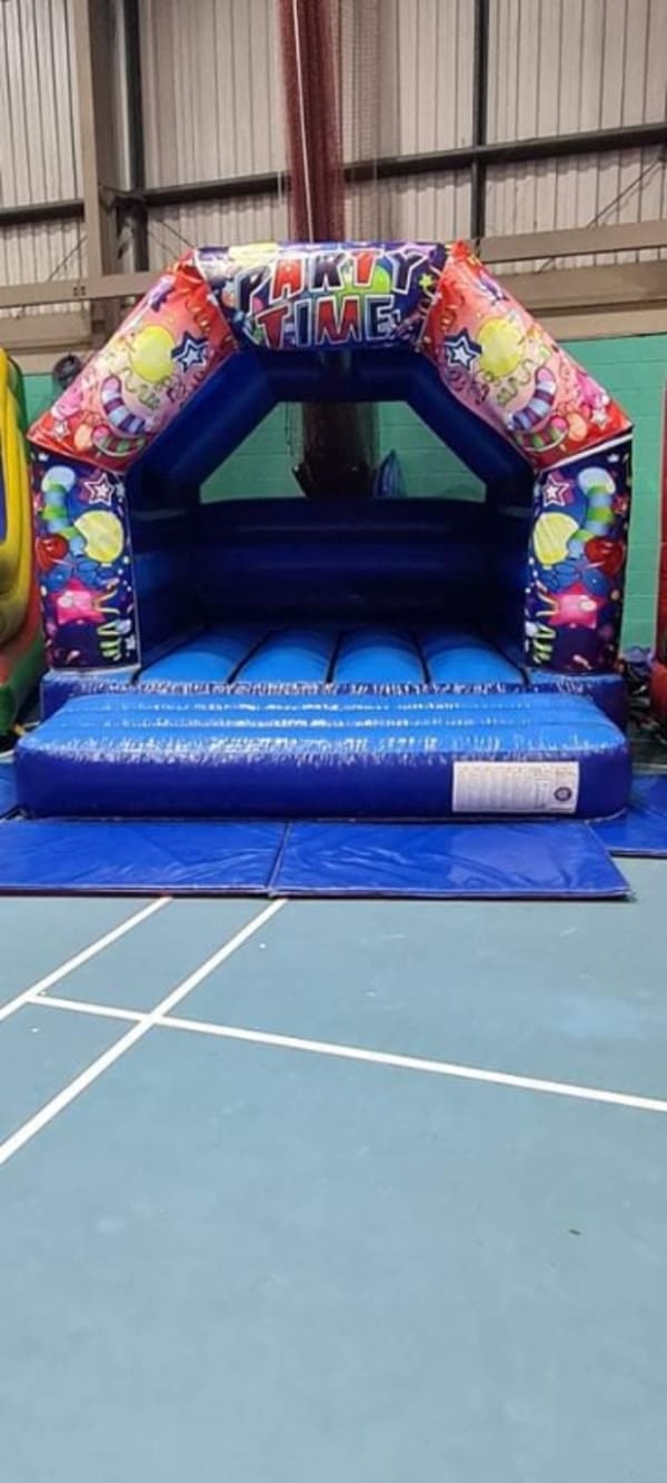 Party Theme Castle - Hereford Bounce And Slide, Bouncy Castle Hire ...