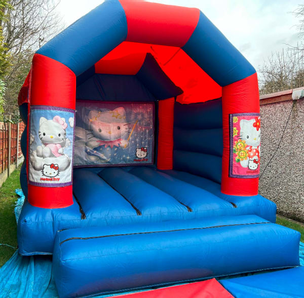 12ft X 12ft Blue And Red Castle - Hello Kittytheme - A Wibbly Wobbly ...